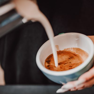 How Flavor Profiles Are Created in Food and Beverage Industries